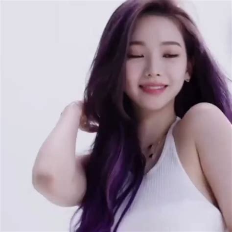 캅 On Twitter 얘들아… 이 핫걸 어뜩해 … Avo8xi9z3o Twitter