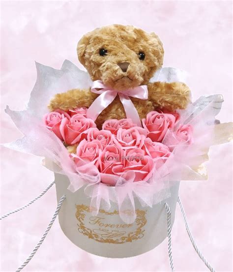 Подарък кутия с мече и рози Друго ръчна изработка Ръчно изработени Кутия с плюшено меч