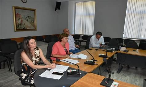 Обществено обсъждане на проектобюджета за 2023 година се проведе в Община Ловеч R Oblastta