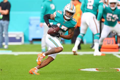 Miami Dolphins Jaylen Waddle Agree To 8475m Extension