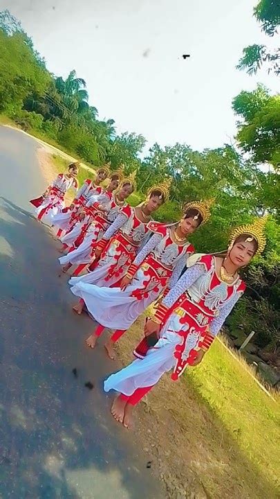 උඩරට වෙස් ඇඳුම අදින්න පින තියෙන්න ඕනෑ ඒක නම් භාවනාවක් තමා Youtube