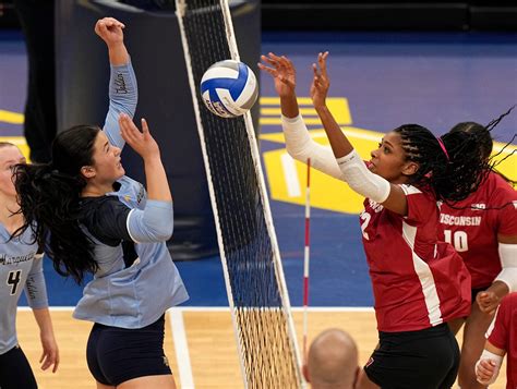 Wisconsin Volleyball Star Carter Booth Has Nba Champion Father