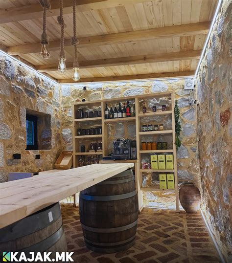 Вила со базен џакузи и одличен поглед на Скопје Kajak Mk