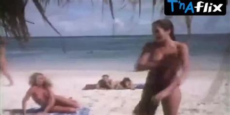 Alexandra Delli Colli Breasts Scene In On Est Venu La Pour S Eclater