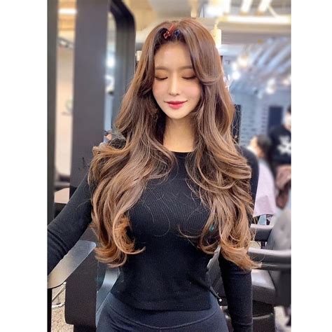 수아쌤 On Instagram Sooa 롱헤어레이어드 가 너무 잘어울리는 울 유진언니 Manyoyoojin 긴머리에 풍성한 볼륨감의 레이어가 넘 이쁘게 잘어울려요