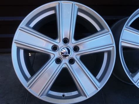 ŠKODA Dezent R18 - Visi ET