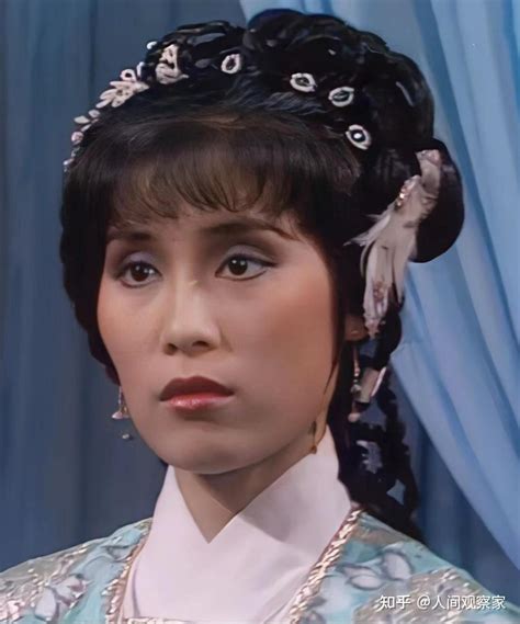 她是一代武打女星，外公曾是驻美大使，外婆是第一位女博士女律师 知乎