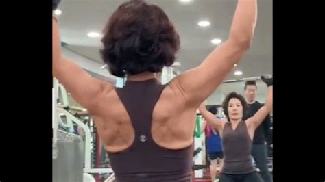 나이는 숫자에 불과보디빌딩 대회 휩쓴 80세 몸짱