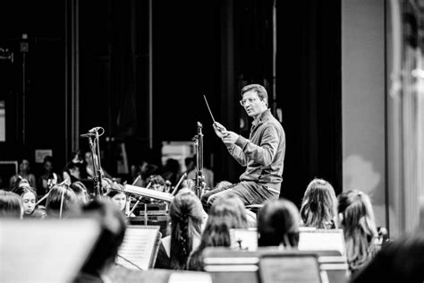 Zipper Hall Will Fill With Young Musicians Under Maxim Eshkenazys