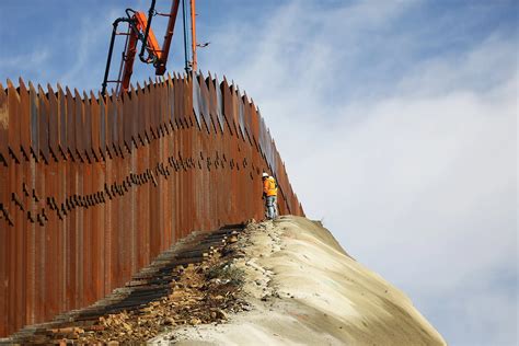 Construction Wall Border