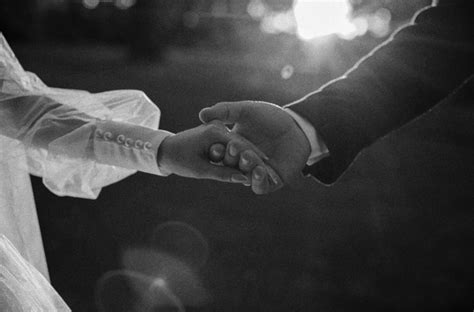 рука в руке | Minimalist wedding decor, Bridal party outfit, Getting ...