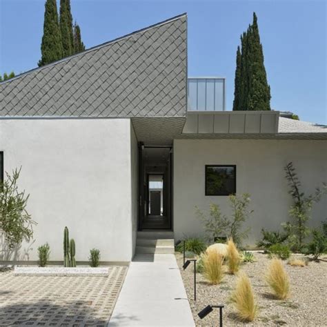 The Ladg Upends Traditional Organisation For La Bungalow Remodel