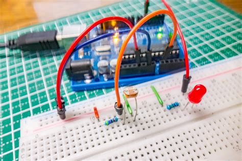 【arduino入門編⑫】光センサーcdsセルをアナログ入力ポートで読み取り制御に使ってみる！ ぶらり＠web走り書き