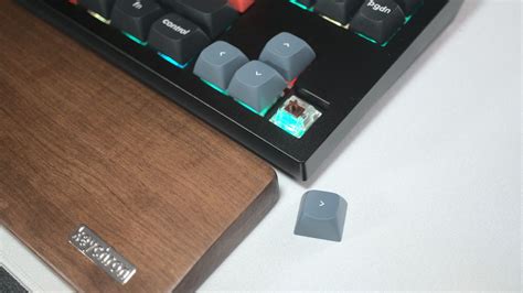 Keychron Q5 review: Easily customize this full-size behemoth mechanical ...