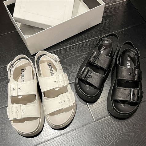 [당일출고 무배] 키높이 5cm 벨크로 통굽 플랫폼 스트랩 샌들 2color 에이블리