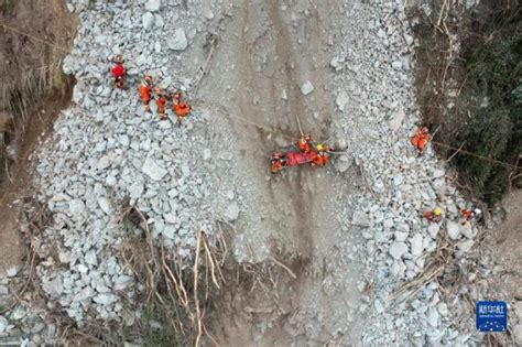 Сычуаньд аврах ажиллагаа үргэлжилсээр байна