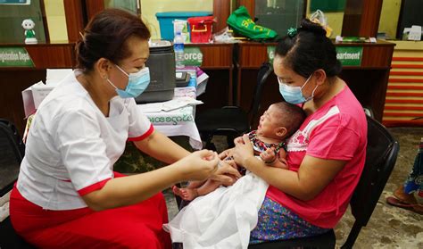 ရခိုင်ပြည်နယ် မောင်တောမြို့၌ အသက် ၂ နှစ်အောက် ကလေးများနှင့် ကိုယ်ဝန်ဆောင်မိခင်များအား ပုံမှန်ကာက