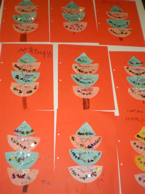 5 ΝΗΠΙΑΓΩΓΕΙΟ ΚΑΛΑΜΑΤΑΣ ΔΙΑΚΟΣΜΗΣΗ ΠΟΡΤΑΣ ΧΡΙΣΤΟΥΓΕΝΝΙΑΤΙΚΟ ΔΕΝΤΡΟ