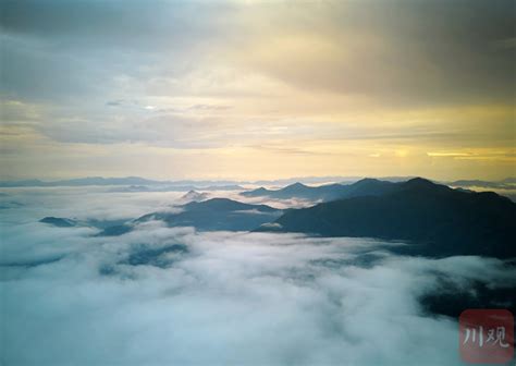 C视觉︱绵阳平武：夏日药丛山流云似波 山峦如翠四川在线