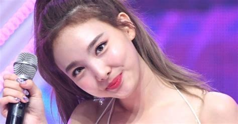 트와이스 나연 여름에는 수박이 최고