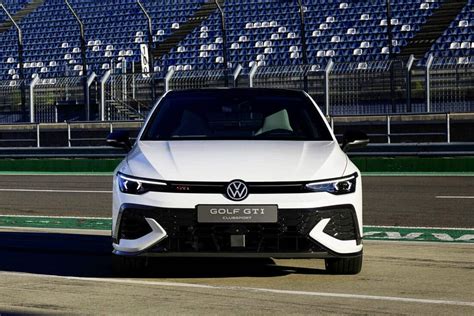 50년을 이어온 이유가 있죠 폭스바겐 골프의 신형 모델 세계 최초 공개 성능 하나는 역시