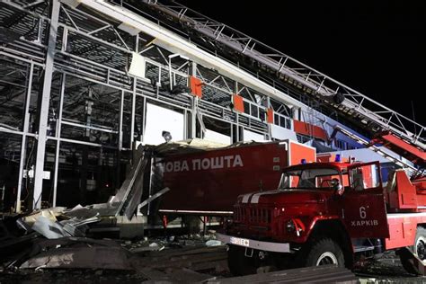 Ракетний удар по терміналу Нової пошти всі подробиці фото відео УКРАЇНА Live