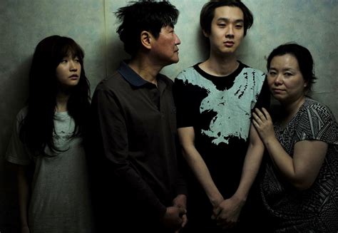 옥자부터 기생충까지 봉준호 감독의 스토리보드 전시회로 첫 공개