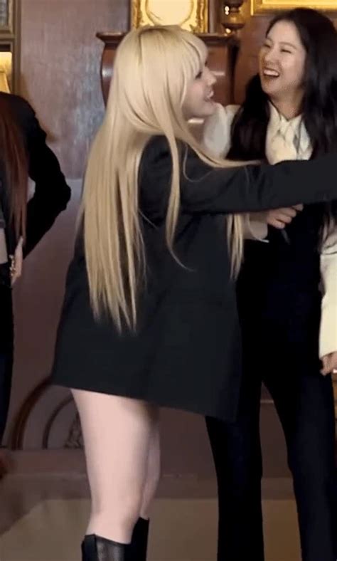 가죽핫팬츠 탄탄한 꿀벅지 케플러 김채현