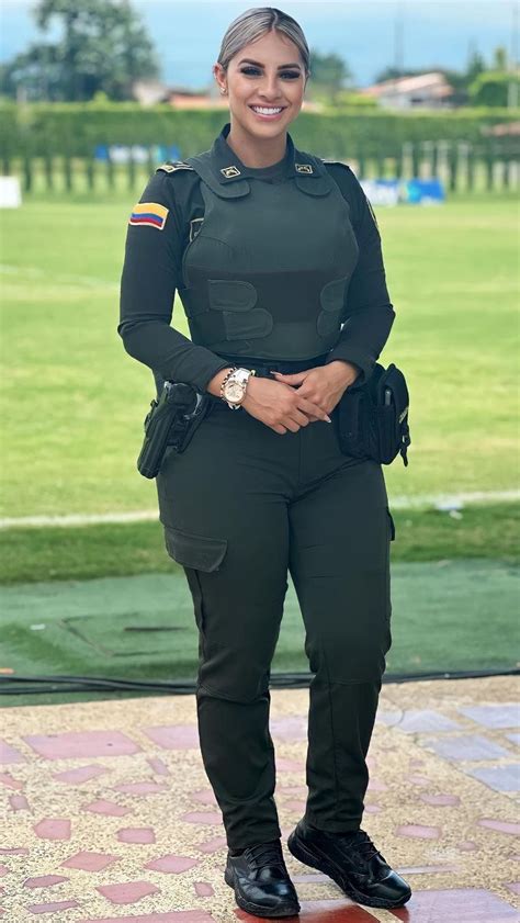 5 Photos Of Alex Narvaez Sexiest Policewoman That Goes Viral On Social