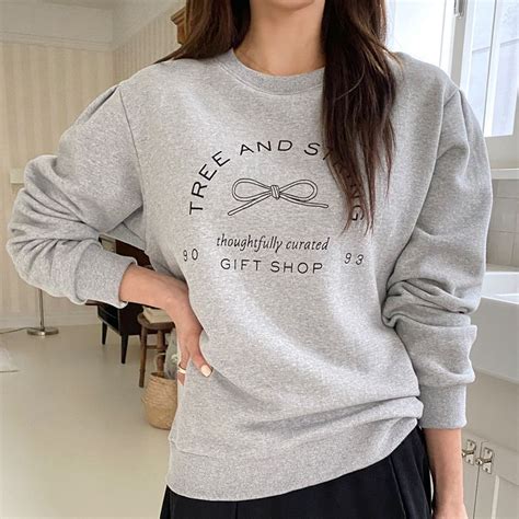 라운드넥 리본 레터링 퍼프 긴팔 맨투맨 B310211k