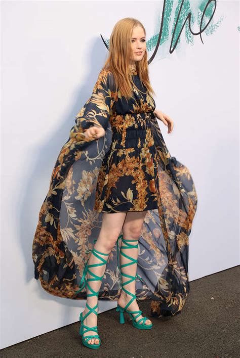 Ellie Bamber Feet 12 Photos Sexy Feets Celeb Feets
