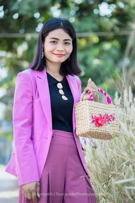 ផលិតផលប្រើប្រាស់ដែលផលិតអំពីកំប្លោកដោយប្រជាជនខ្មែរដែលរស់នៅលើបឹងទន្លេសាប ក្នុង ភូមិព្រែកទាល់