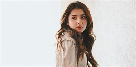 Viral Dur E Fishan Saleem Aces Retro Glam In Latest Shoot