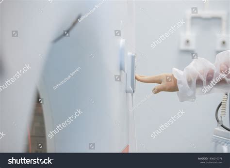 Multi Detector Ct Scan ภาพสต็อกปลอดค่าลิขสิทธิ์และรับสิทธิ์ใช้งานได้กว่า 52 รายการ Shutterstock