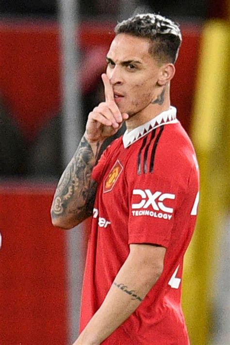 오피셜 안토니 23 24시즌 첫 공격포인트 기록 유머움짤이슈 에펨코리아