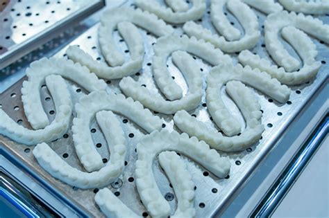 실험실에서 3d 프린터에서 치아 생산을 위한 모델링 프레임 0명에 대한 스톡 사진 및 기타 이미지 0명 3차원 형태 Stem 주제 Istock