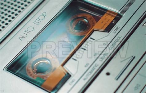 فوتیج نوار ضبط صوت قدیمی Tape Recorder On Playback