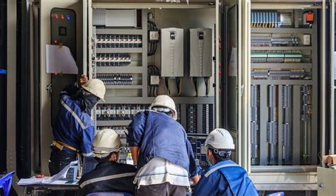 PLC And SCADA In Instrumentation And Electrical Industries PMV