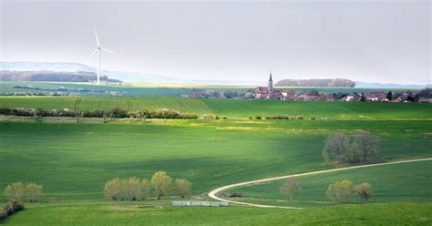 How Web3 And Artificial Intelligence Are Revolutionizing Decentralized Networks And Security