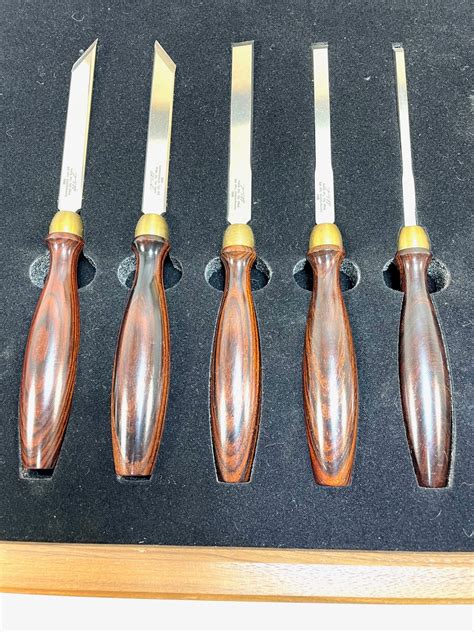 Mint Bridge City Tool Works CT 13 Nine Piece Chisel Set With Rosewood Brass Mallet In Walnut