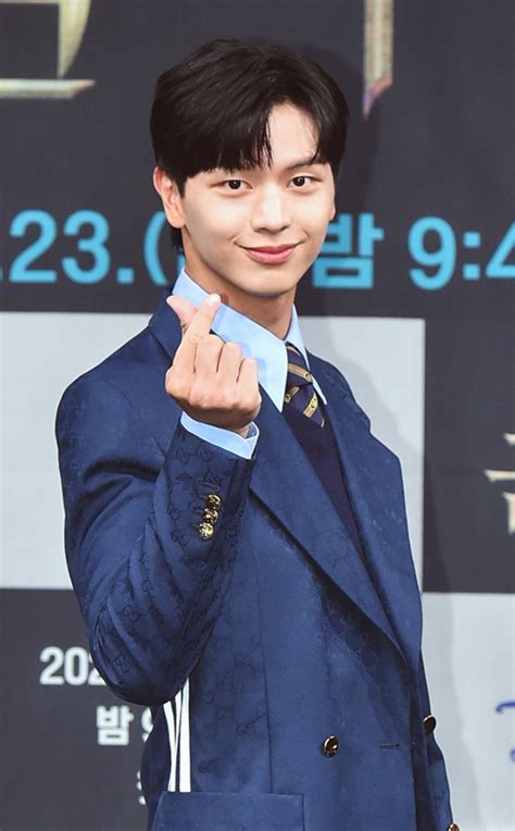 육성재 전역 후에도 철없는 소년…금수저 선물같은 작품