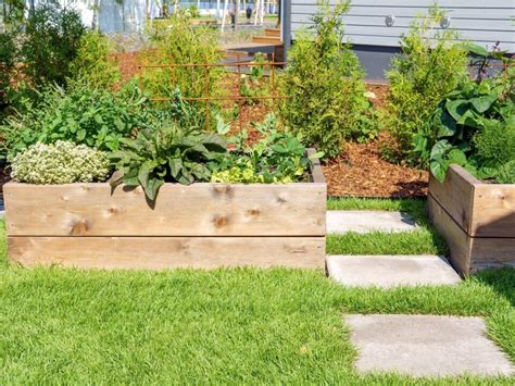 These Simple Diy Planter Boxes Are Perfect For Walkways