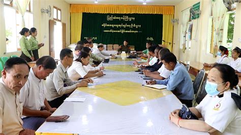 ဟိုပန်၌ နမ့်ဆွမ်ချောင်းရေလျှံမှုကြောင့် ရေဝင်ရောက်ခဲ့သည့် အိမ်ထောင်စုများအား ဆန်၊ ဆီ၊ ဆား၊ ကြက်ဥ