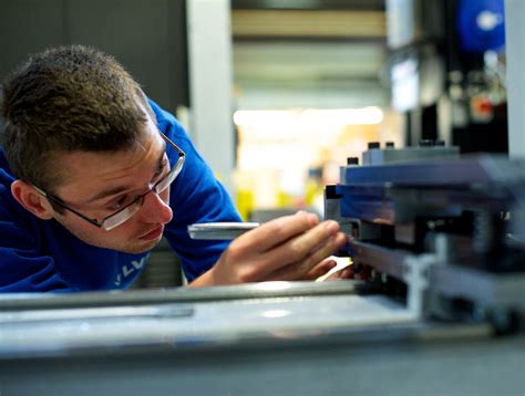 Services Cutting Edge