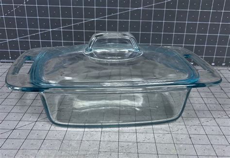 Pyrex Covered Baking Dish Like New