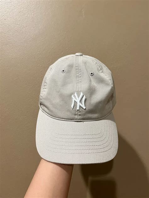 รีวิวหมวก Mlb สีเอิร์ธโทนละมุนสุดๆ🤎 แกลเลอรีที่โพสต์โดย Tuckpwn♡ Lemon8