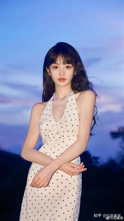 忆龄：“人间尤物”田曦薇，超棒身材与甜美颜值的完美融合 知乎