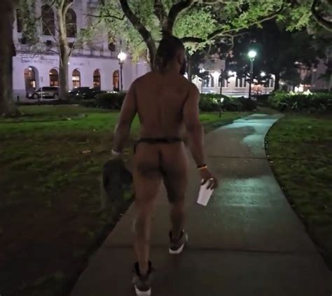 Big booty trade dared to get naked in public ThisVid En español