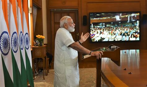 Income Tax Aadhaar And Pan How To Link Correct Name Mismatch Issues Zee Business