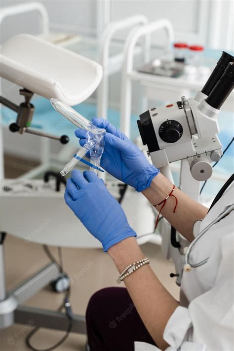 Premium Photo Speculum Closeup In Gynecologist Hands For Colposcopy